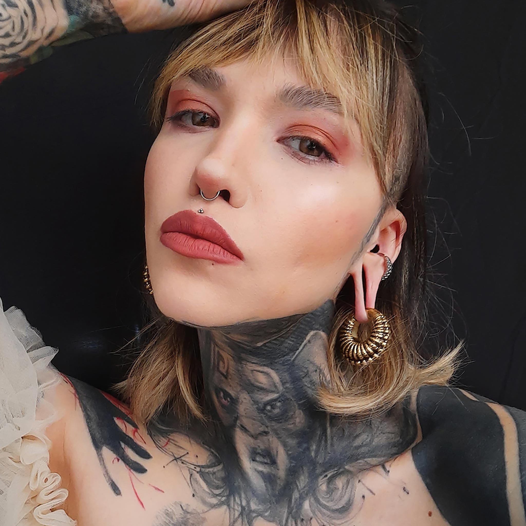 How to Safely Stretch Your Earlobes: A Step-by-Step Guide – Kaya Movement